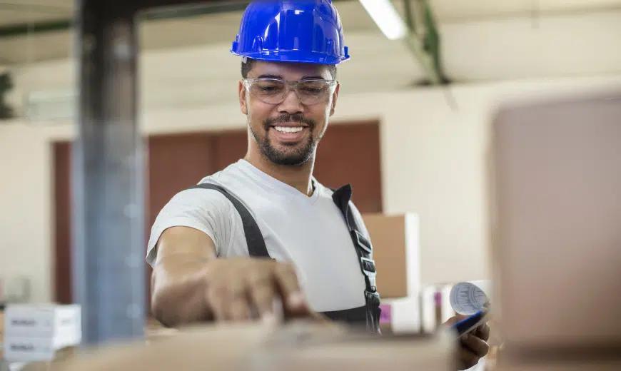 7 Aplikasi Gudang Terbaik untuk Kelola Inventaris Secara Otomatis