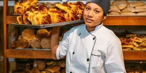 Pentingnya Software Manufaktur bagi Operasional Pabrik Roti