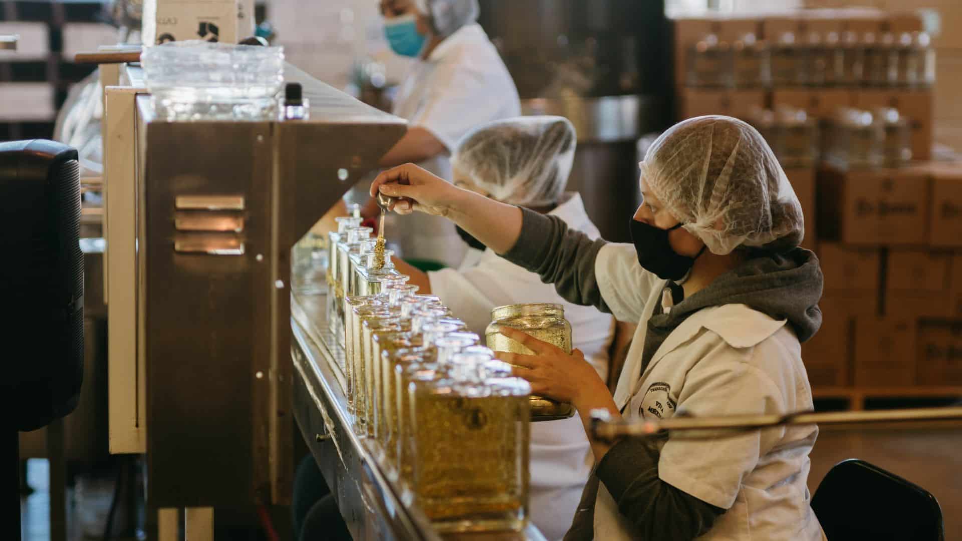 Peran Produsen, Distributor, dan Konsumen dalam Ekonomi Bisnis